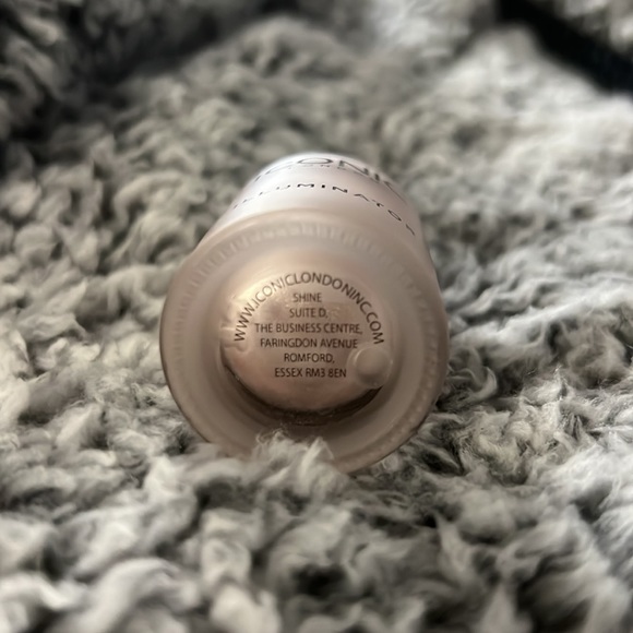 ICONIC London | Makeup | New Iconic Illuminator Liquid Highlighter ...